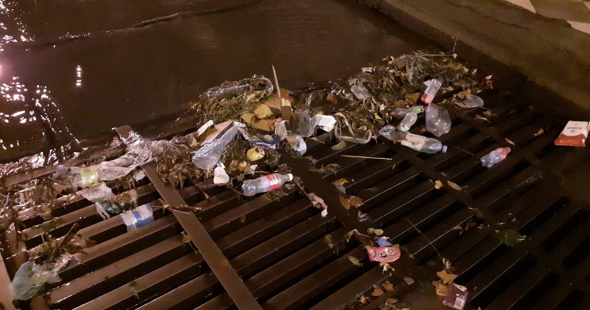 Temporal en Salta: Limpiaron los desagüe tapados por la basura en la Ciudad