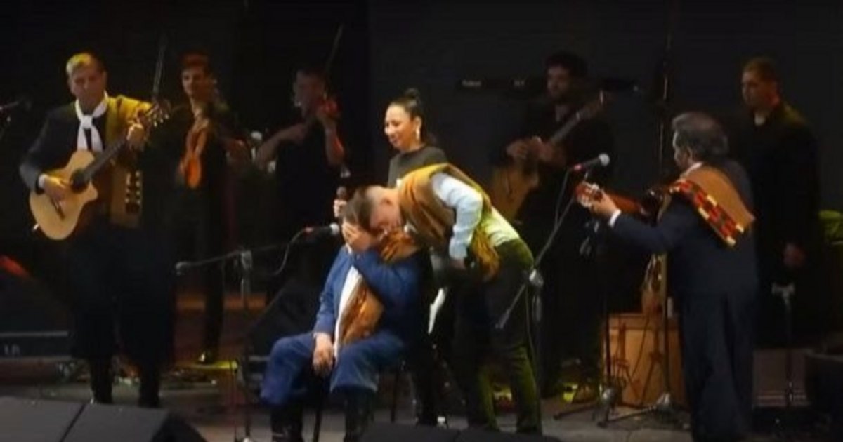 VIDEO. Emotivo homenaje a Martín Paz de Los Manseros Santiagueños en ...