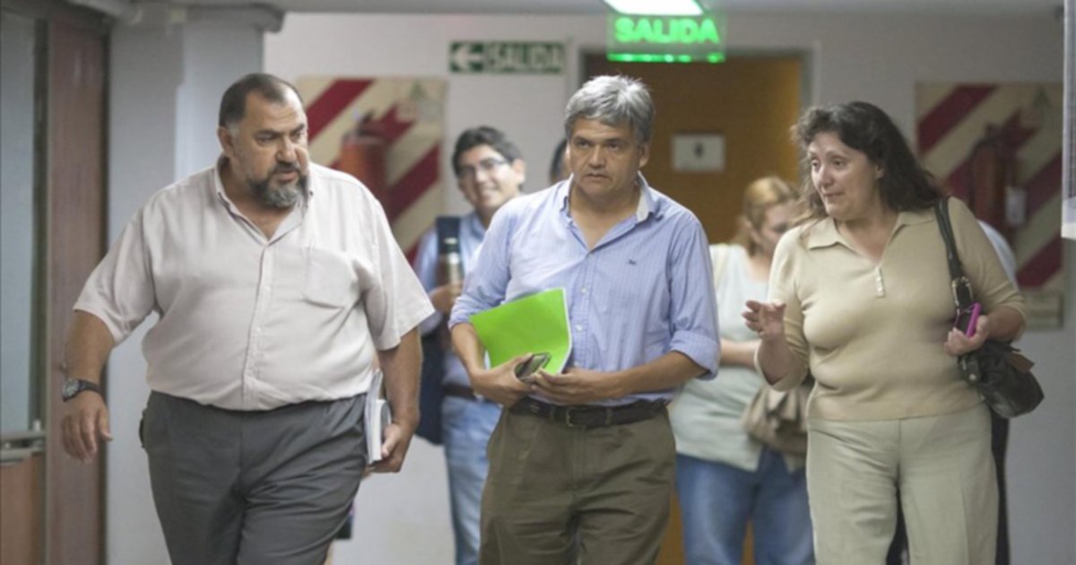 Gobierno de Salta ofreció 21 %, pero los gremios no se mostraron conformes Gobierno de Salta ofreció 21 %, pero los gremios no se mostraron conformes
