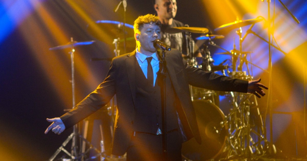 Emanero deslumbró a todos sus fanáticos salteños con un show vibrante