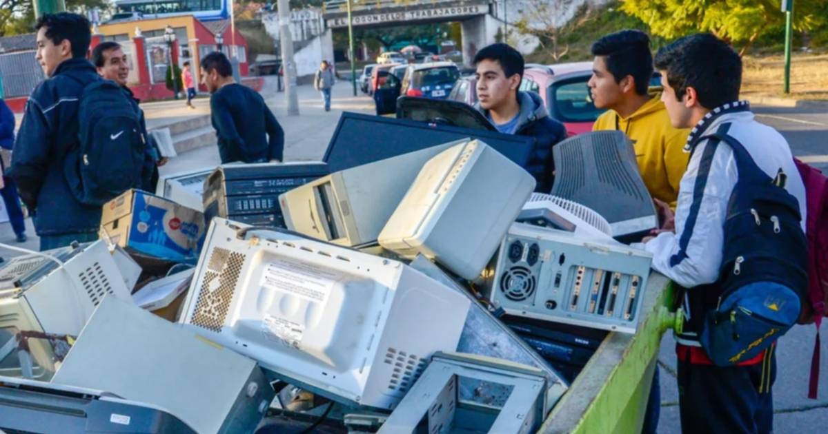 Reetón: La campaña que transforma chatarra electrónica en educación