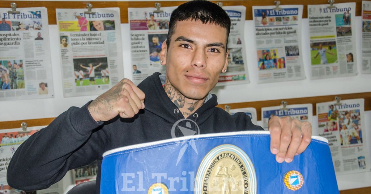 El campeón Botelli se muestra ante su gente