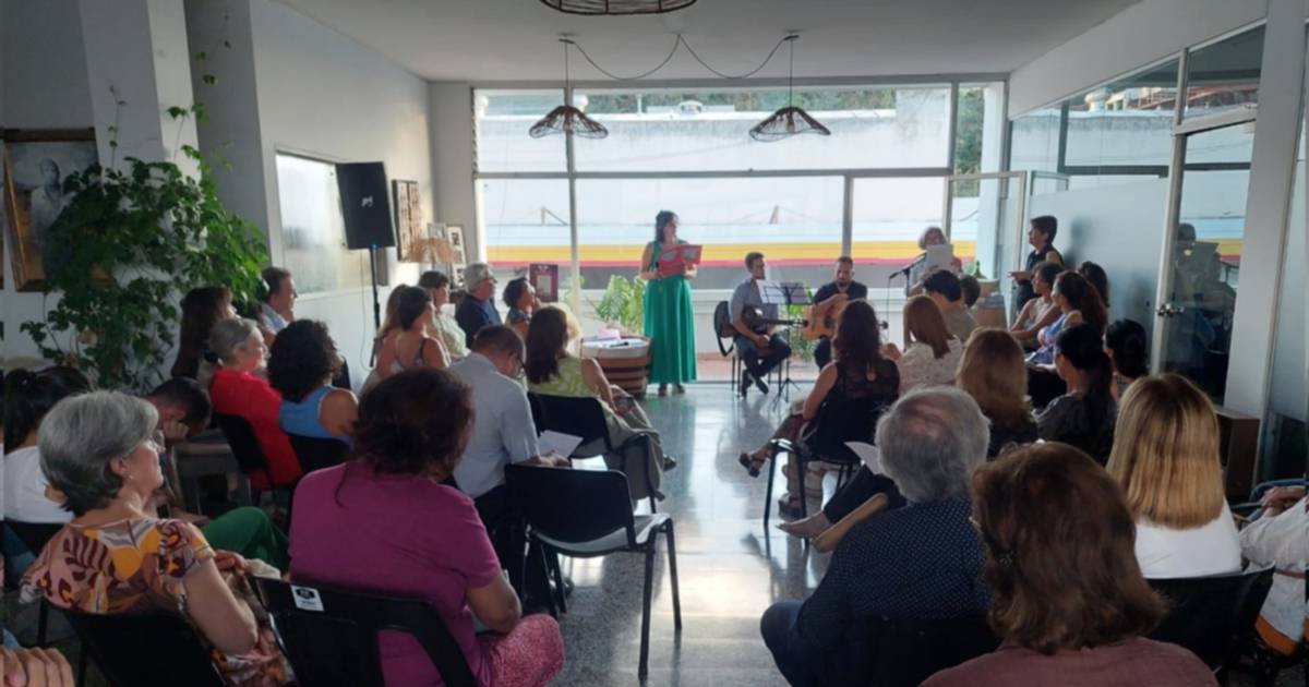 Presentaron la antología de microrrelatos "Devino en letras"